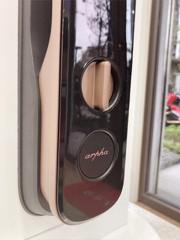Arpha M1 美機開箱、超詳細解說｜3D人臉辨識｜靜音鎖體 阿爾法電子鎖 - 鎖庫智能家